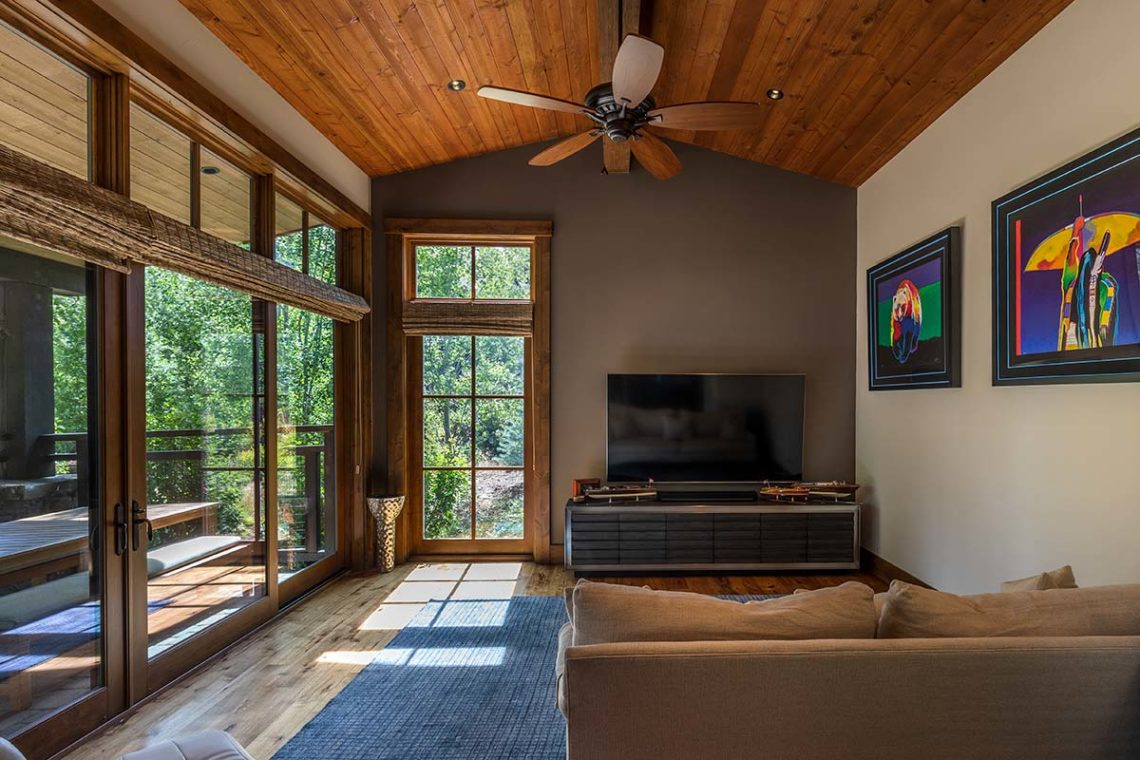 Move-In-Ready Martis Camp Home 364 For Sale 10427 Thunderbird Ct